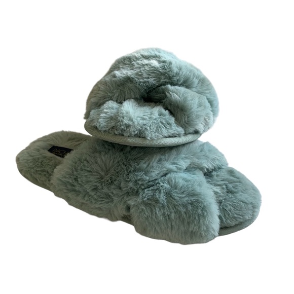 RACHEL Rachel Roy | Shoes | Rachel Roy Cardi Plush Cross Band Slipper ...